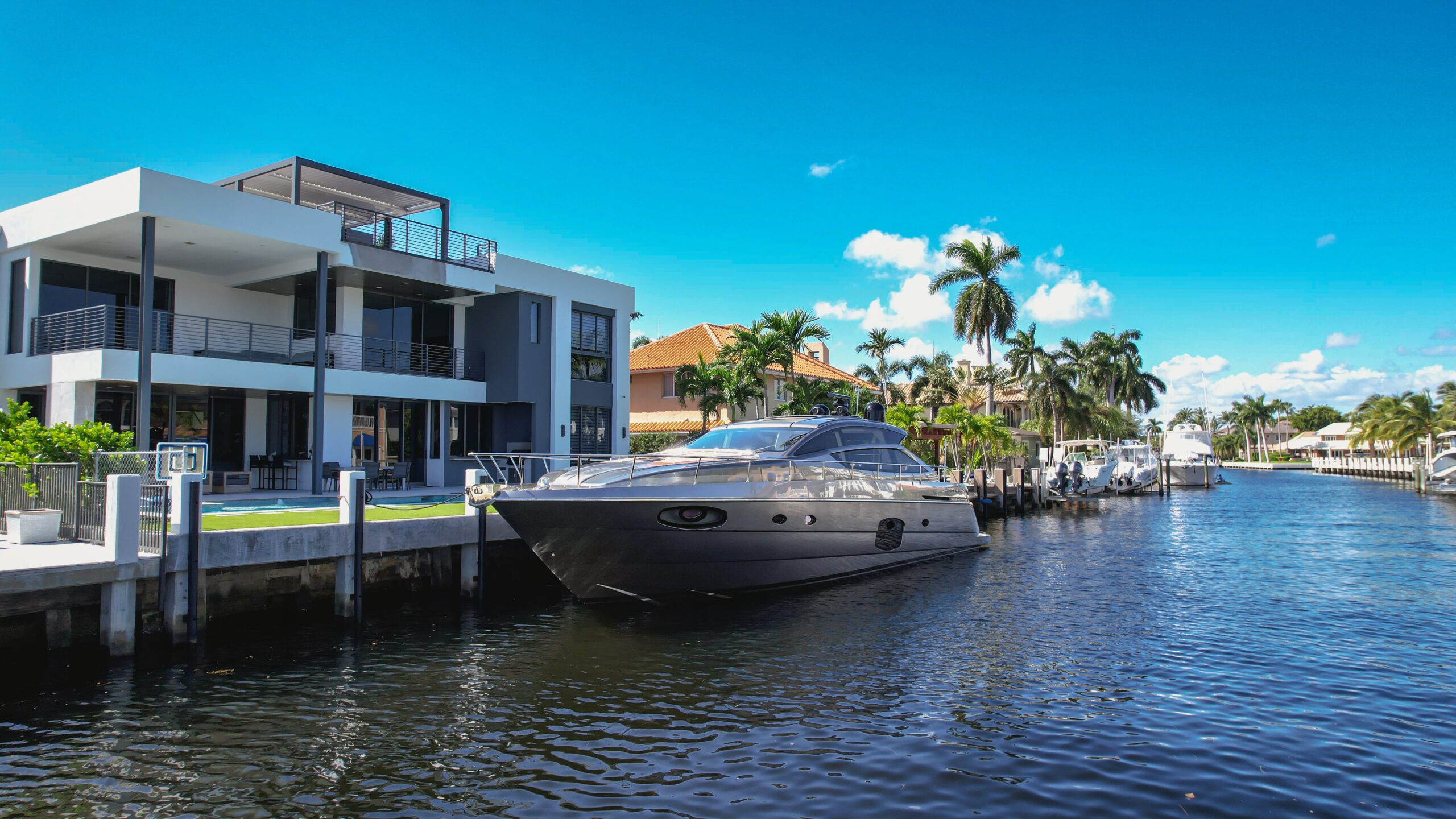 North Miami Beach Yacht & Boat Charters ⛵ Rentals Luxury & Super yachts ...